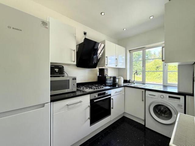 2 bedroom flat for sale in Petersbourne Court, Petersfield Road, Hall Green, B28