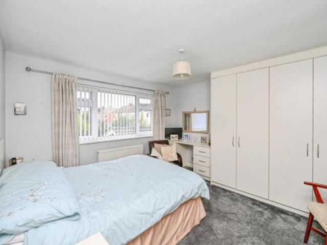 2 bedroom flat for sale in Phillips Lane, Formby, Liverpool, Merseyside, L37