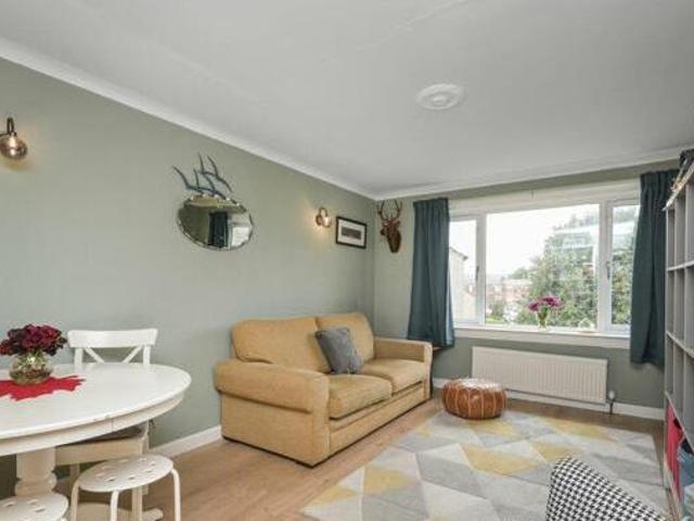 2 Bedroom Flat For Sale In Piersfield, Edinburgh