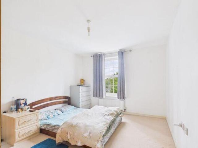 2 bedroom flat for sale in Pillowell Drive, Gloucester, GL1