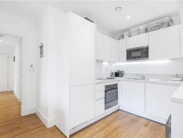 2 bedroom flat for sale in Pipit Drive, Putney, London, SW15