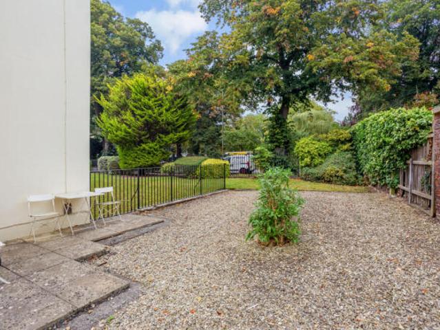 2 bedroom flat for sale in Pittville Circus, Cheltenham, GL52