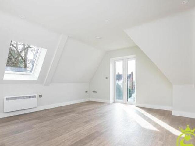2 Bedroom Flat For Sale In Poole
