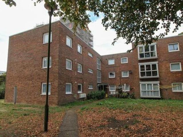 2 Bedroom Flat For Sale In Poole
