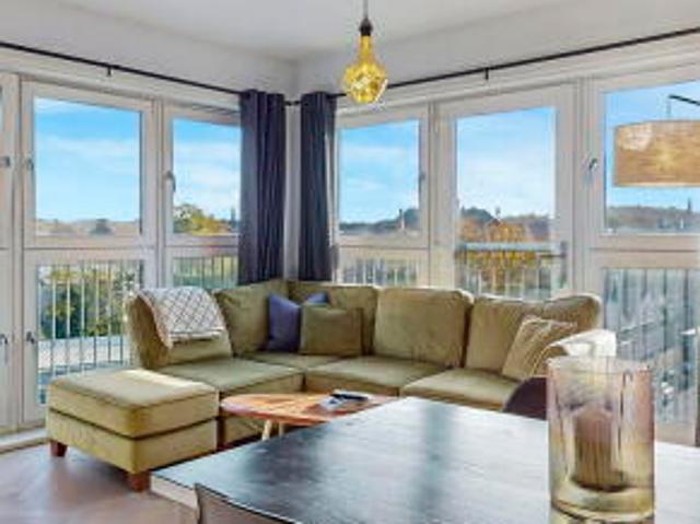 2 bedroom flat for sale in Pollokshaws Road, Shawlands, G41