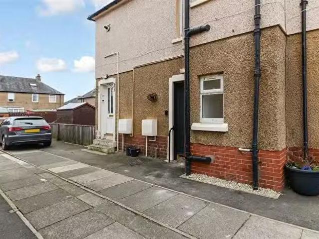 2 Bedroom Flat For Sale In Poplar Street, Grangemouth, Stirlin.