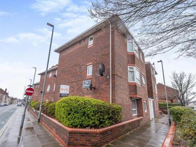 2 Bedroom Flat For Sale In Portsmouth, Hampshire