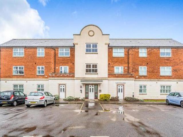 2 Bedroom Flat For Sale In Portsmouth, Hampshire