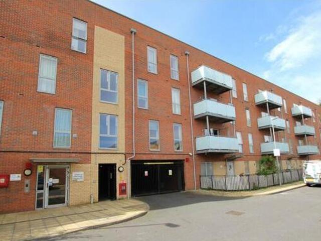 2 Bedroom Flat For Sale In Plumstead, London
