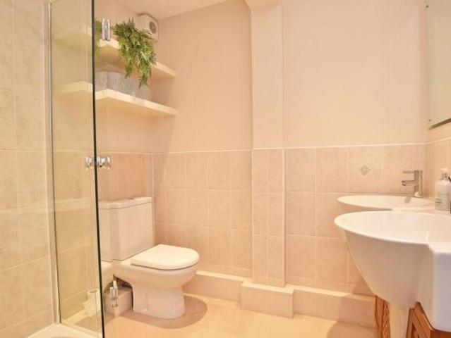2 bedroom flat for sale in Promenade Square, Harrogate, HG1