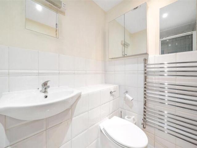 2 bedroom flat for sale in Prices Court, Cotton Row, London, SW11
