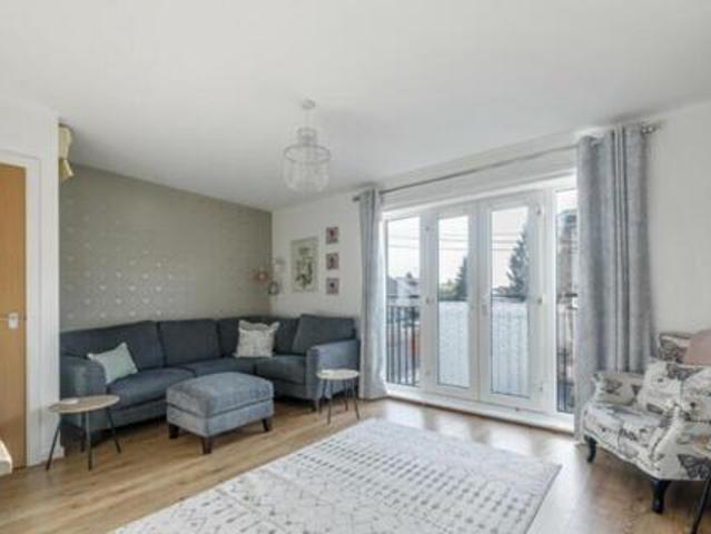 2 Bedroom Flat For Sale In Primrose Hill, Chelmsford