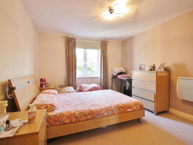 2 bedroom flat for sale in Primrose Place, Isleworth, TW7