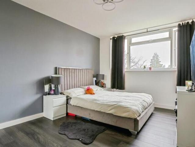 2 bedroom flat for sale in Princess Road, Poole, BH12