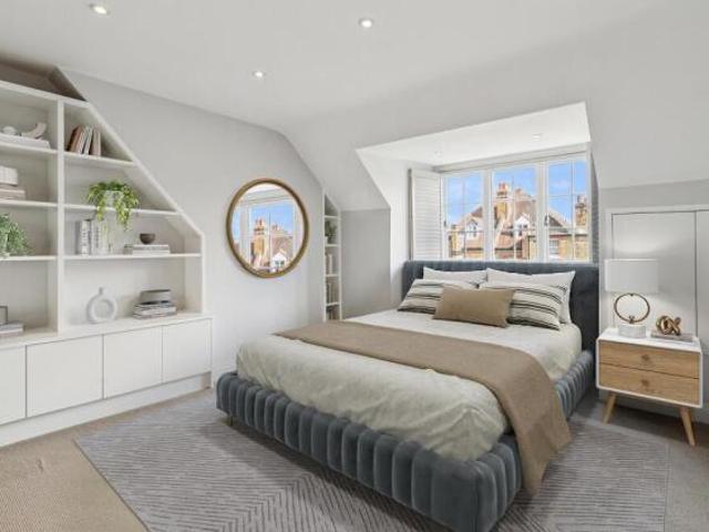 2 bedroom flat for sale in Priory Avenue, London, W4