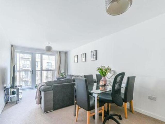 2 Bedroom Flat For Sale In Purley Way, Croydon