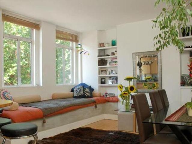 2 Bedroom Flat For Sale In Putney, London