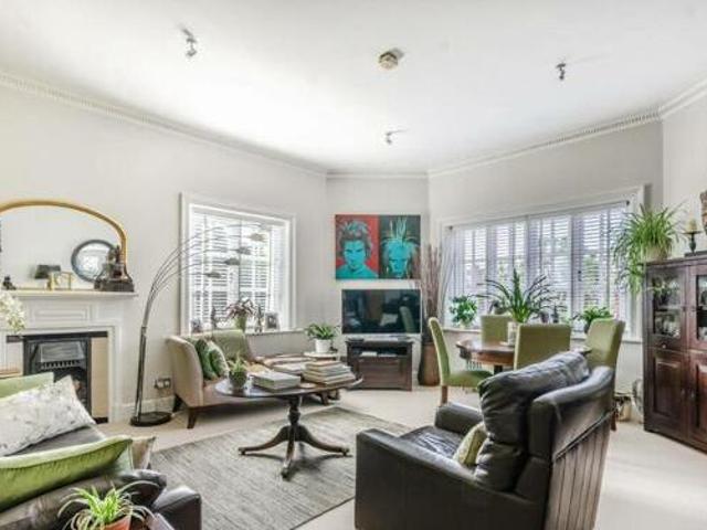 2 Bedroom Flat For Sale In Putney, London