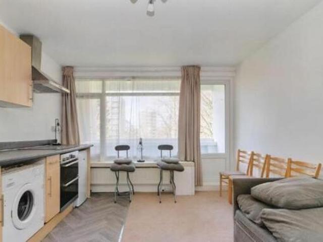 2 Bedroom Flat For Sale In Putney, London