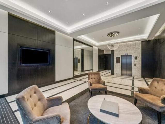 2 bedroom flat for sale in Quayside House, 8 Kew Bridge Road, TW8