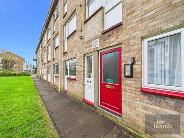 2 bedroom flat for sale in Quarry Crescent, Cardiff, CF5