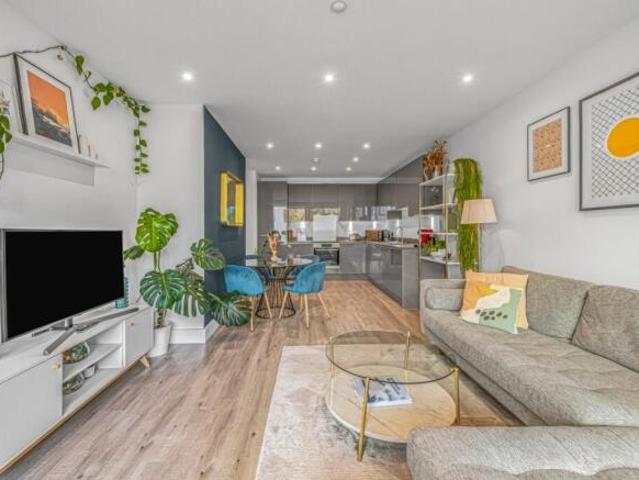 2 bedroom flat for sale in Quartz House, 4 Sterling Way, N7