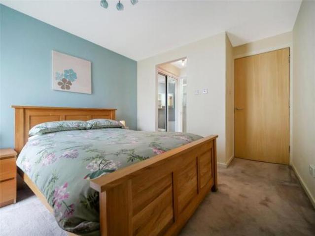 2 bedroom flat for sale in Queen Elizabeth Gardens, Glasgow, City, G5