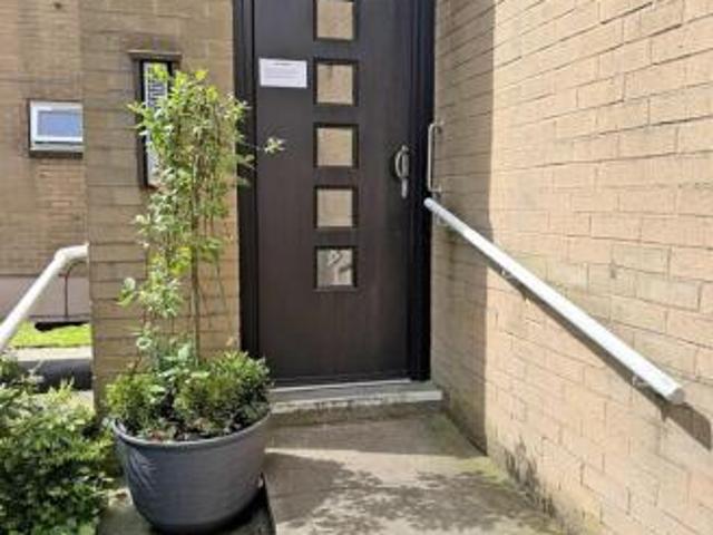 2 bedroom flat for sale in Queen Parade, Harrogate, HG1