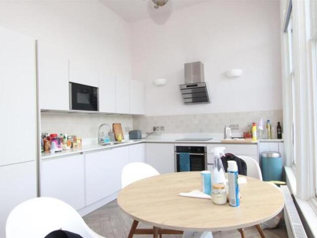 2 bedroom flat for sale in Queen Street, Exeter, EX4
