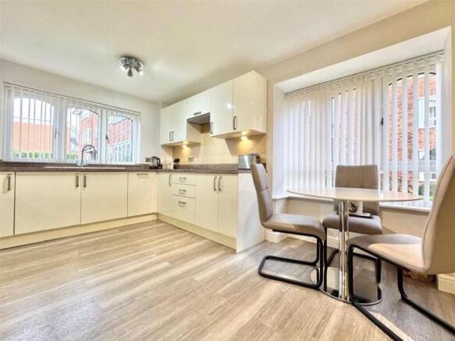 2 bedroom flat for sale in Queens Court, Alderham Close, Solihull, West Midlands, B91