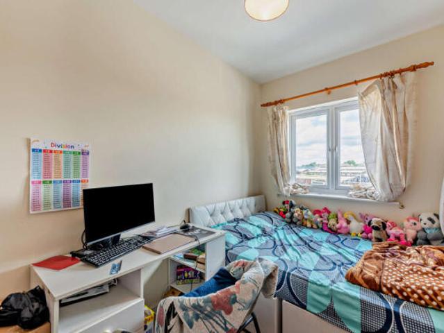 2 bedroom flat for sale in Queens Road, Chester, CH1