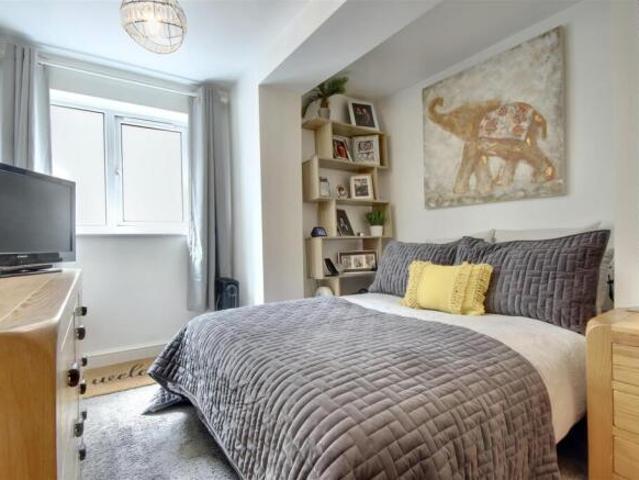 2 bedroom flat for sale in Queens Road, Portsmouth, PO2
