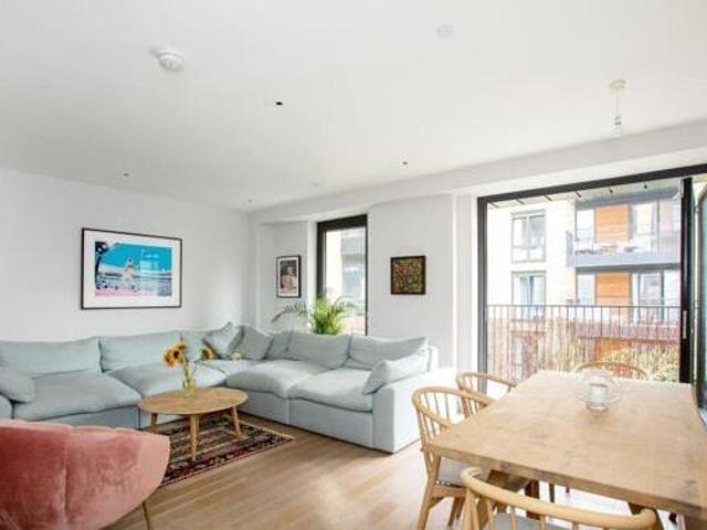 2 Bedroom Flat For Sale In Ram Quarter, Wandsworth