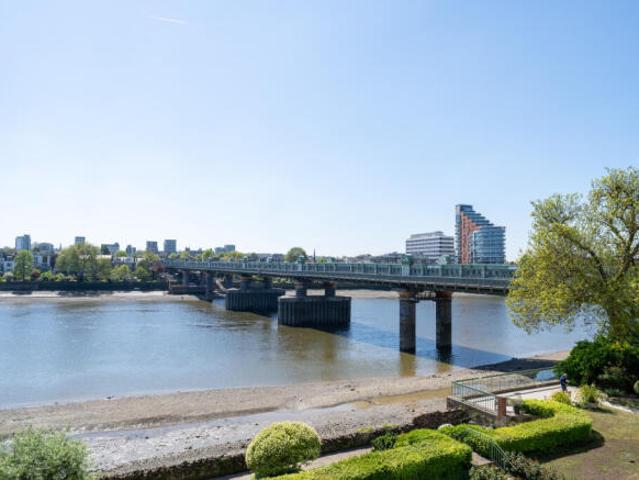 2 bedroom flat for sale in Ranelagh Gardens, London, SW6