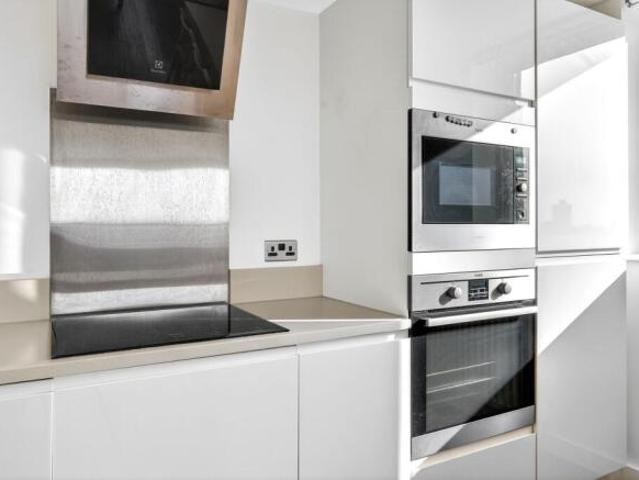 2 bedroom flat for sale in Rainhill Way, Mallard Point, E3
