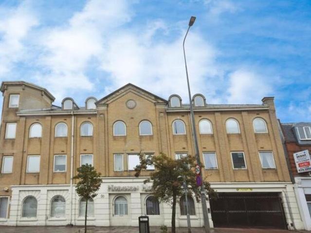 2 bedroom flat for sale in Rainsford Road, Chelmsford, CM1