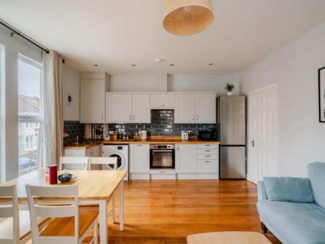 2 bedroom flat for sale in Raleigh Road, Southville, Bristol, BS3