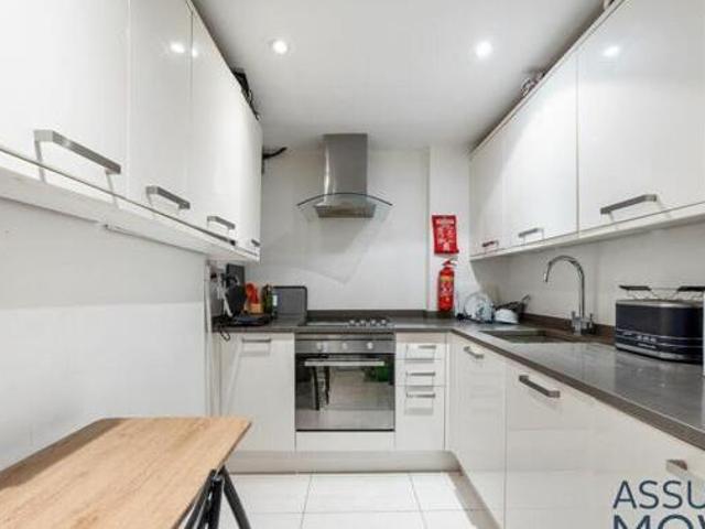 2 Bedroom Flat For Sale In Ralph Court Queensway