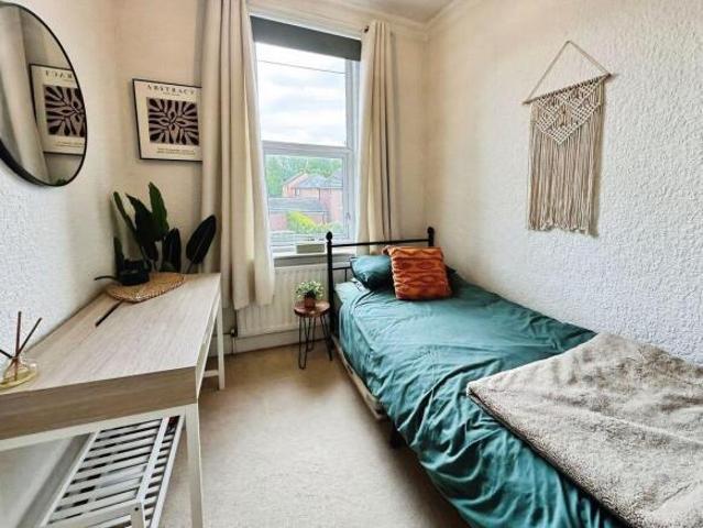 2 bedroom flat for sale in Ravensworth Road, Dunston, NE11