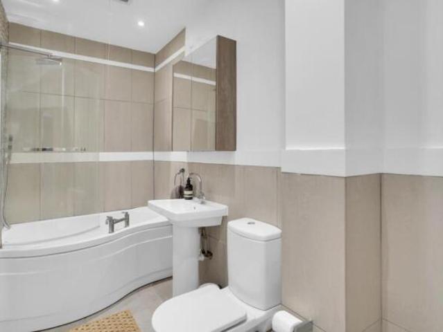 2 bedroom flat for sale in Ravensbourne Park, Catford, London, SE6
