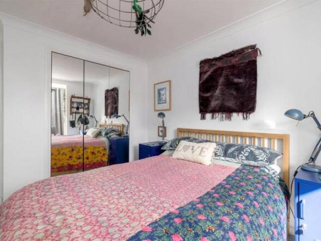 2 bedroom flat for sale in Rennie's Isle, The Shore, Edinburgh, EH6