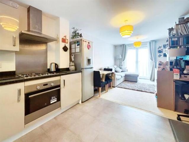 2 bedroom flat for sale in Realmwood Close, Canterbury, Kent, CT1