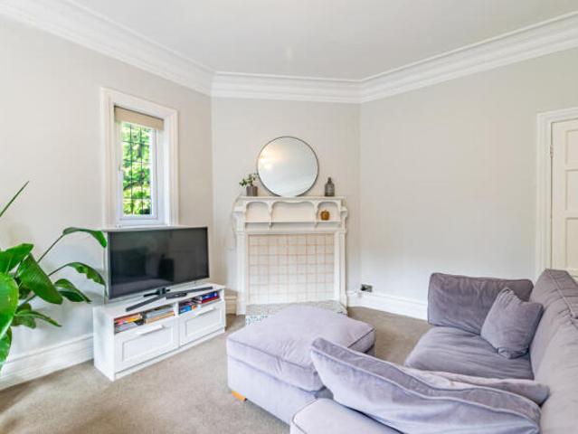2 bedroom flat for sale in Red Roof, Wetherby Road, Roundhay, LS8