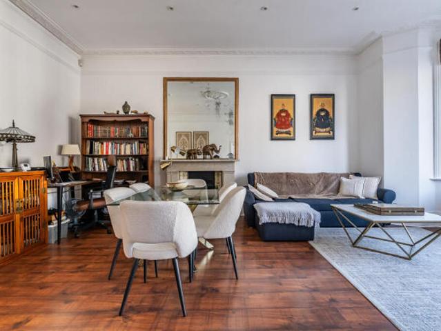 2 bedroom flat for sale in Redcliffe Gardens, London, SW10