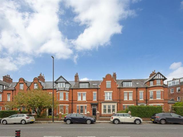 2 bedroom flat for sale in Regency Court, Osborne Road, Jesmond, Newcastle upon Tyne, NE2
