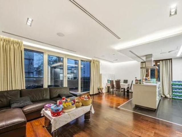 2 Bedroom Flat For Sale In Regent´s Park, London