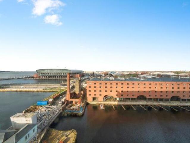 2 bedroom flat for sale in Regent Road, Liverpool, Merseyside, L3