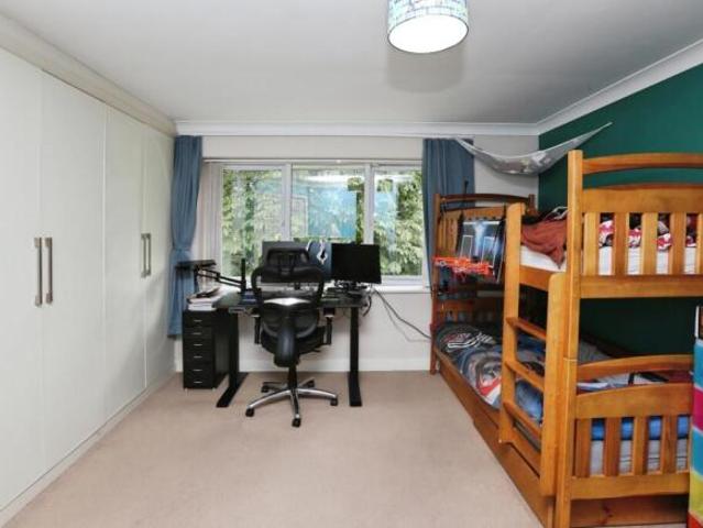 2 bedroom flat for sale in Regents Park Road, Southampton, Hampshire, SO15