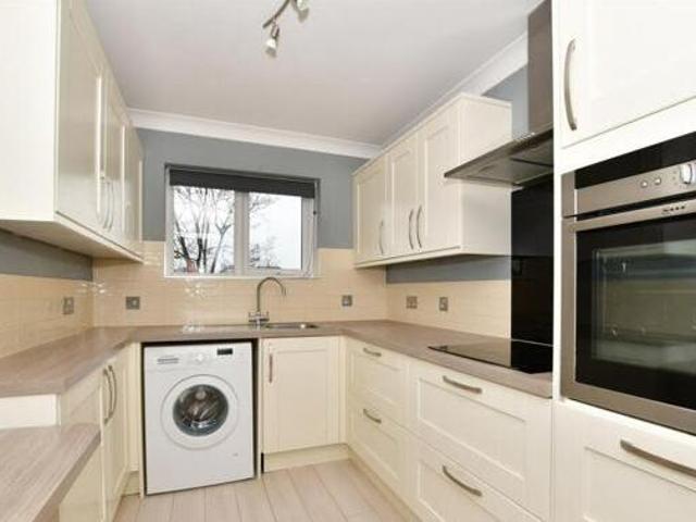 2 Bedroom Flat For Sale In Reigate