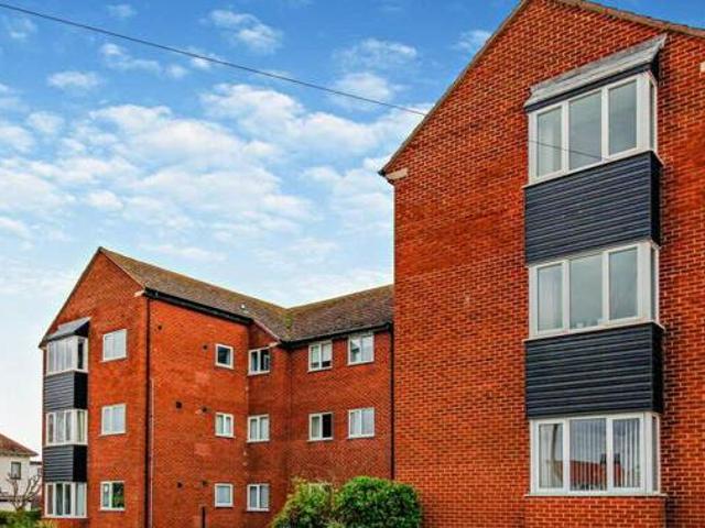 2 Bedroom Flat For Sale In Rhos On Sea, Colwyn Bay